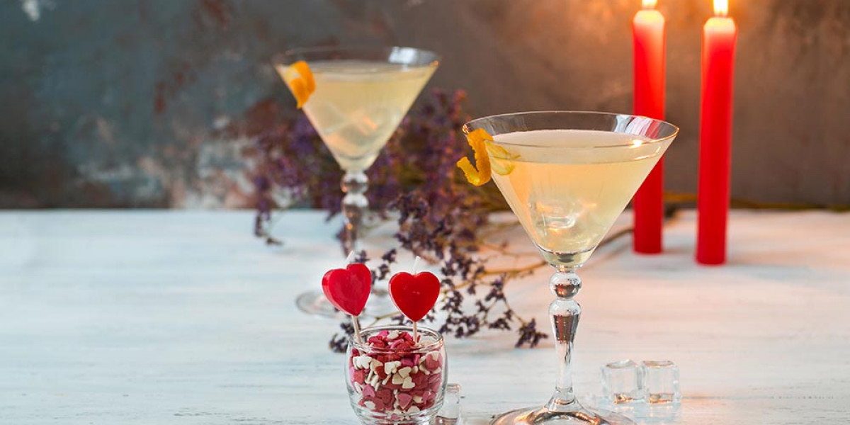 Feel The Love Romantic Cocktails Toast